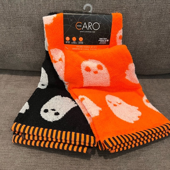 Caro Home | Kitchen | New Fluffyreversible Ghost Caro Hand Towels 2pk ...